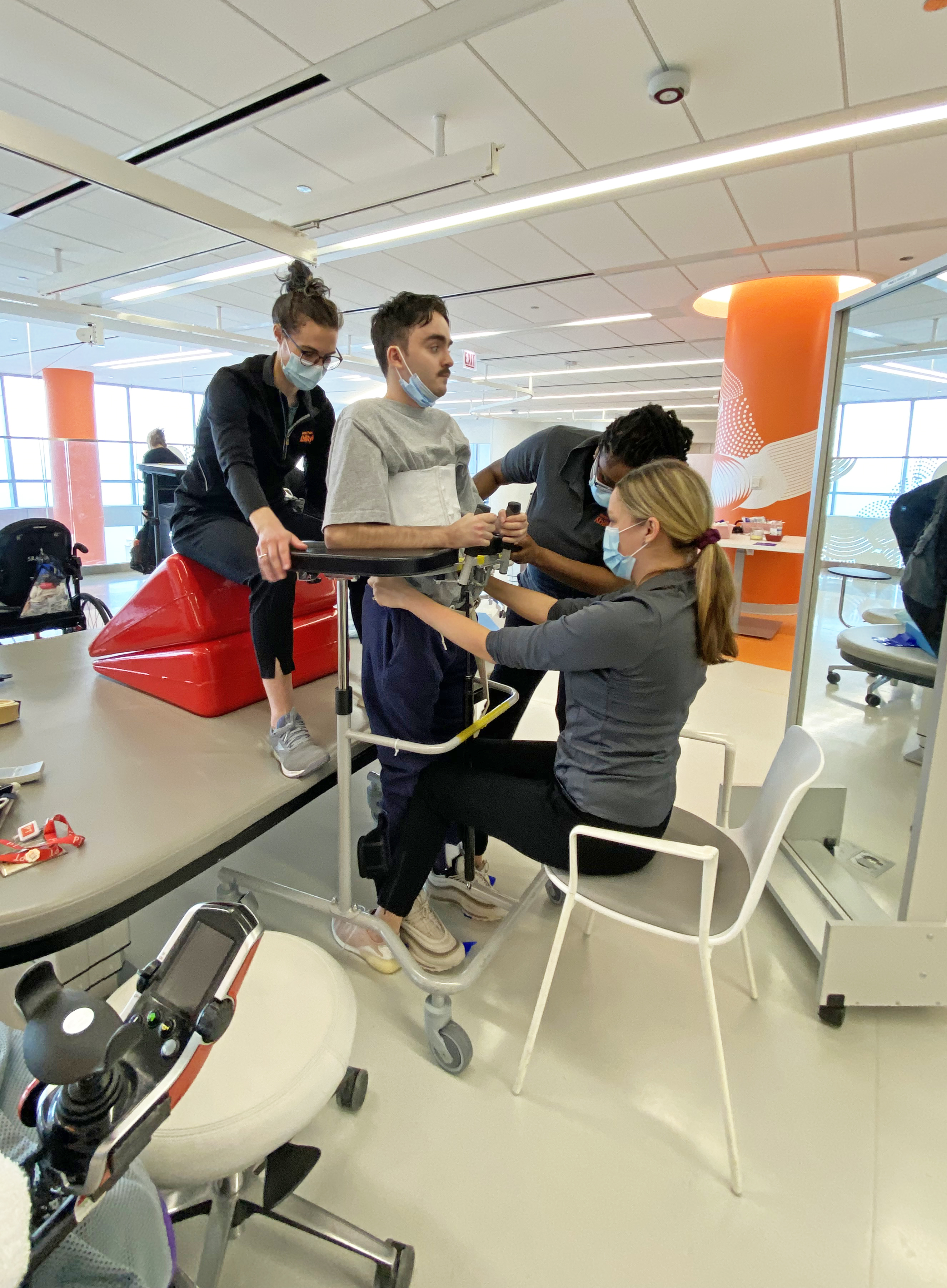 Steph Returns to College after Spinal Cord Injury with Service Dog at ...